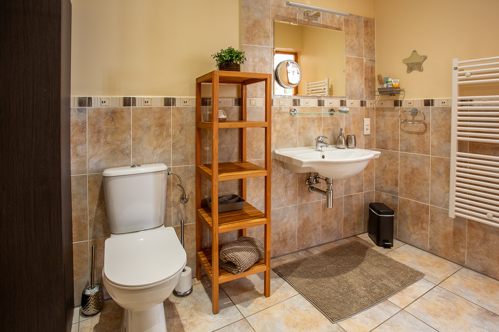 Demeure de charme avec activité gîtes et chambres d’hôtes – Aux portes ...